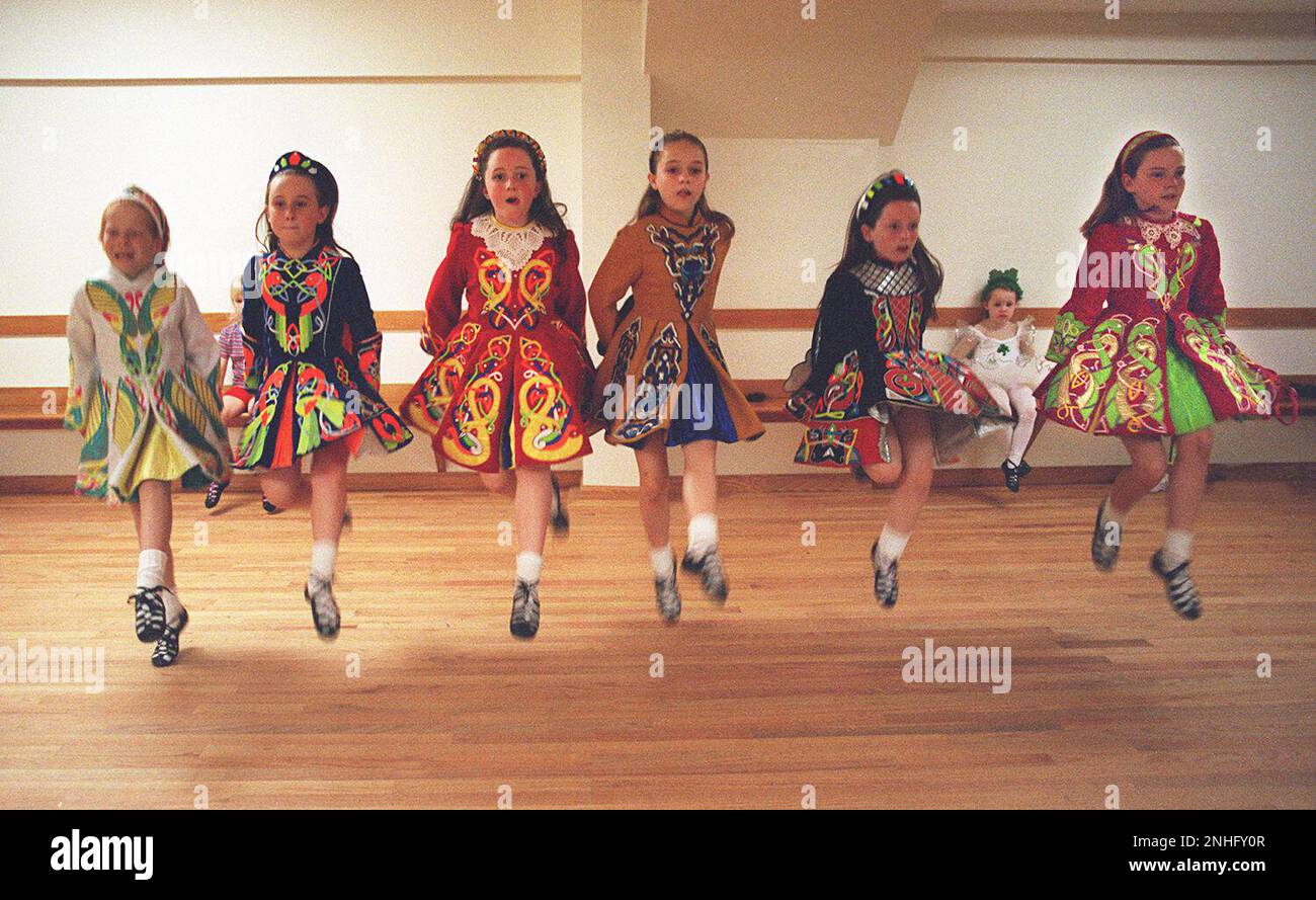 IRISH 1/C/11MAR98/MN/MACOR The "Academy of Irish Dance" in SF, hold ...