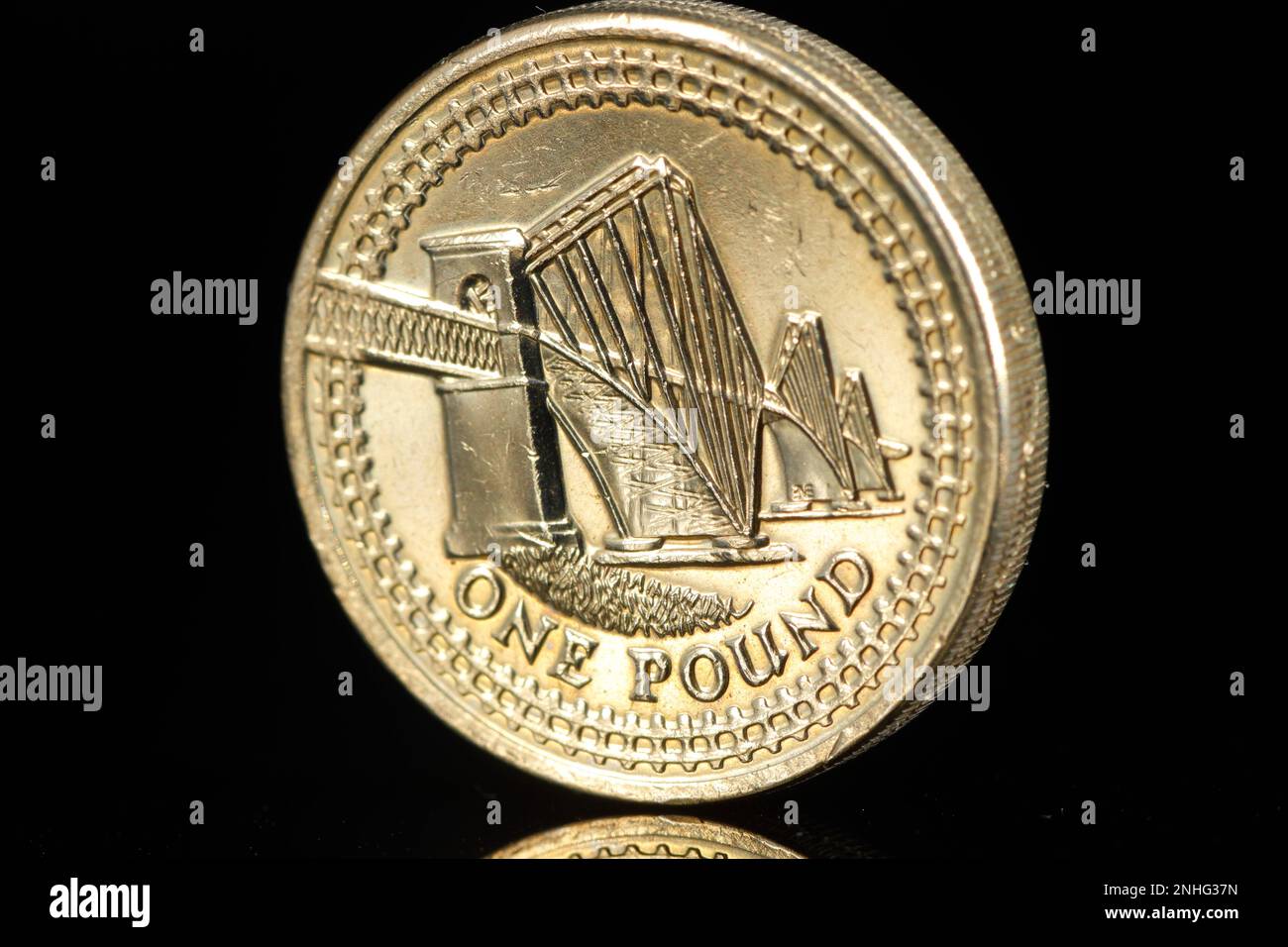 Forth railway bridge one pound hi-res stock photography and images - Alamy