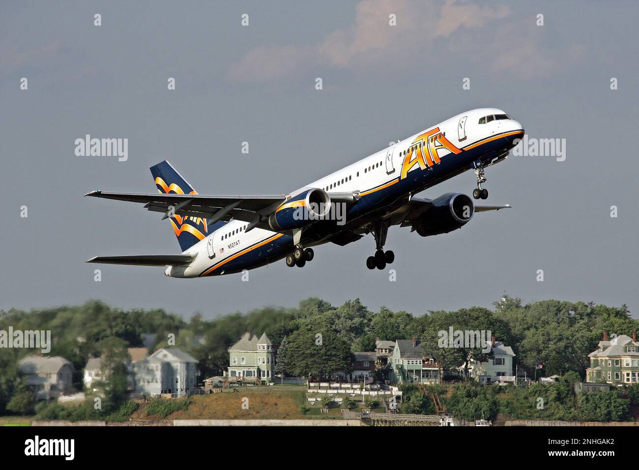 Boeing 757 aircraft jet engine hi-res stock photography and images - Alamy