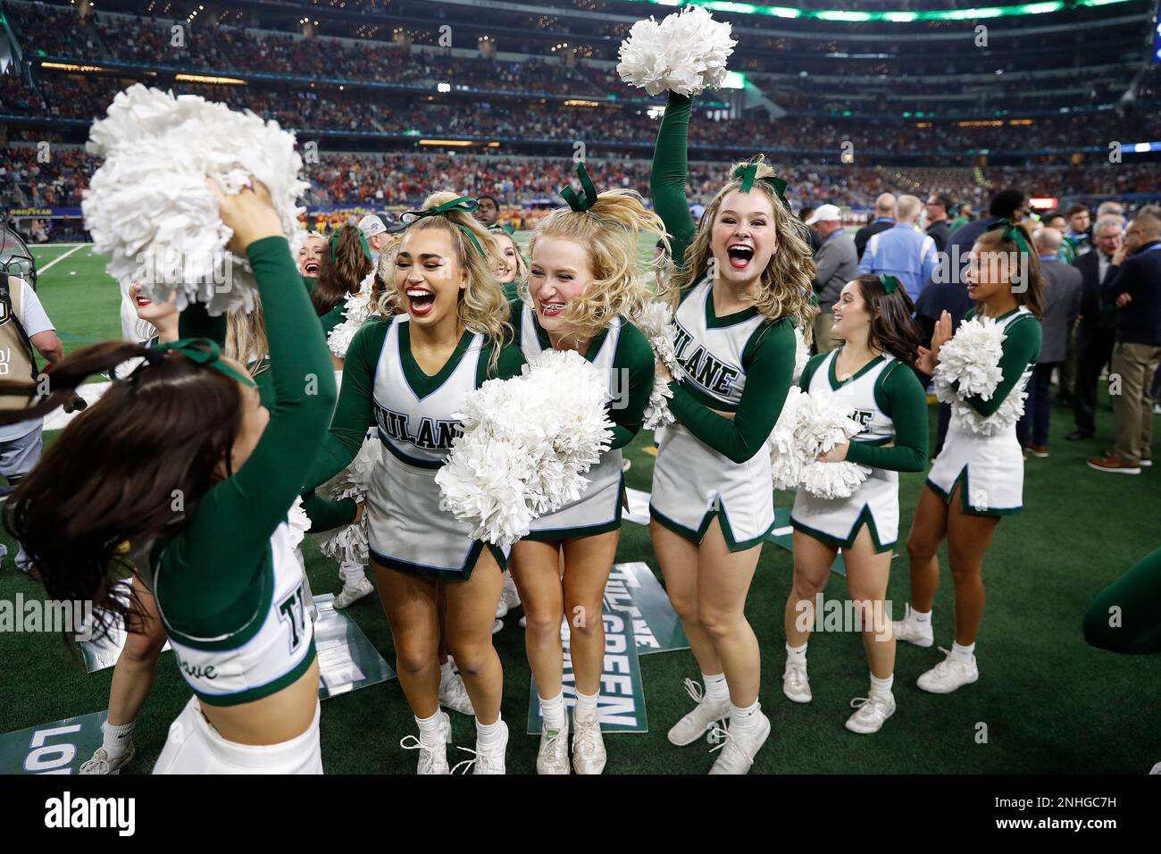Tulane cheerleaders celebrate a touchdown during the second half of the ...