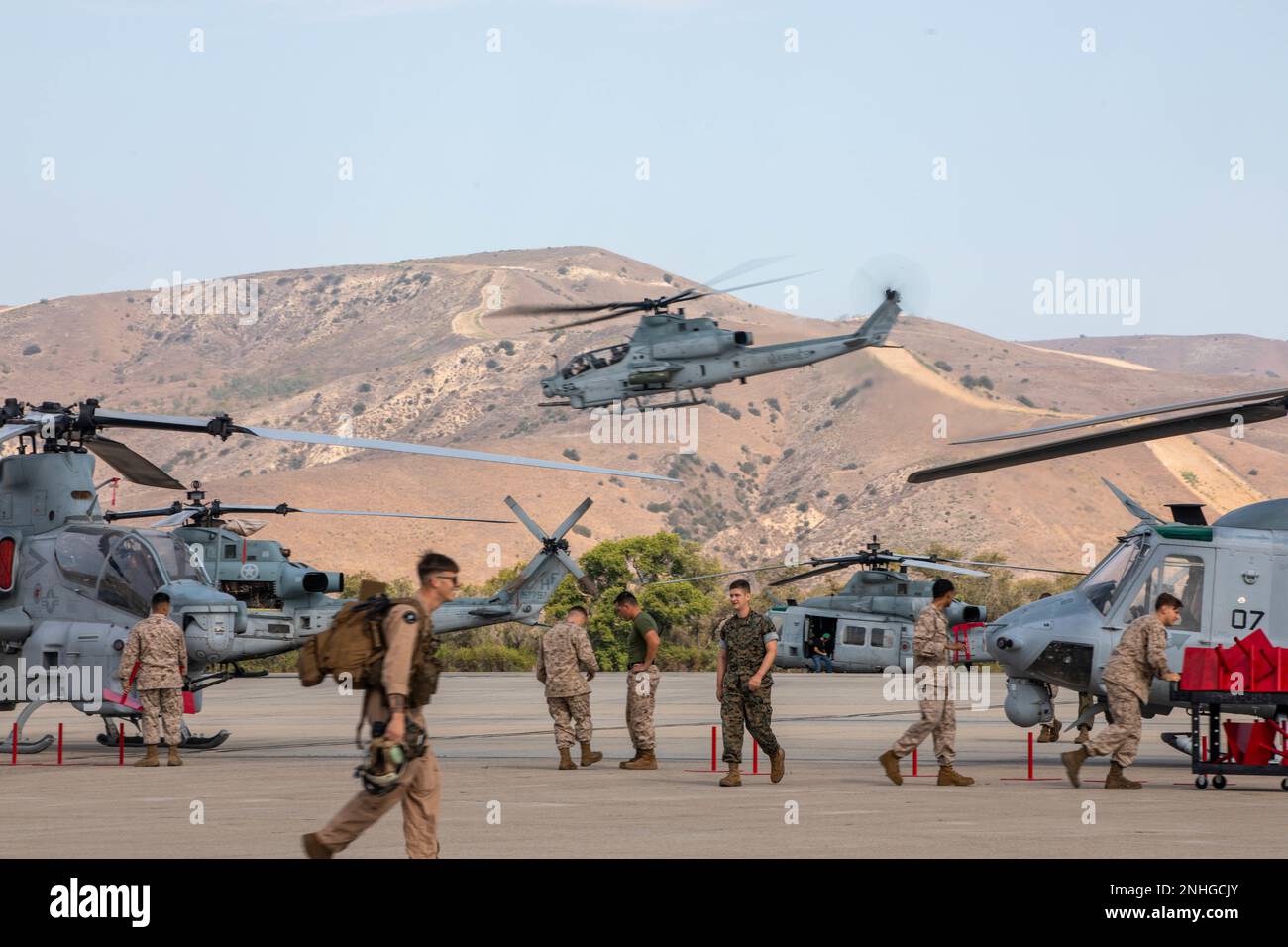 U.S. Marines with Marine Light Helicopter Attack Squadron (HMLA) 775 ...