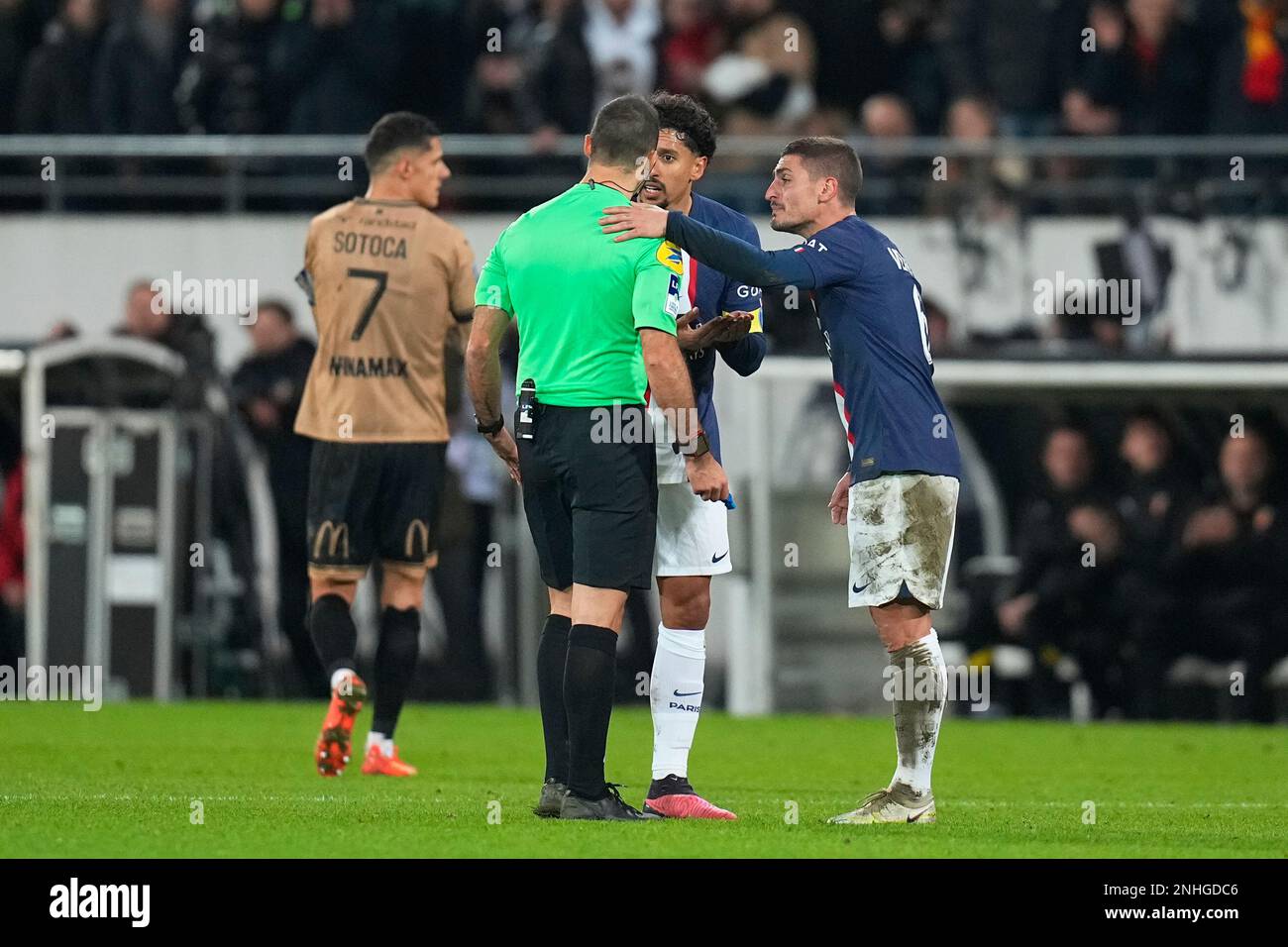LENS, FRANCE - JANUARY 1: Marco Verratti (6) (right) and Marquinhos (5 ...