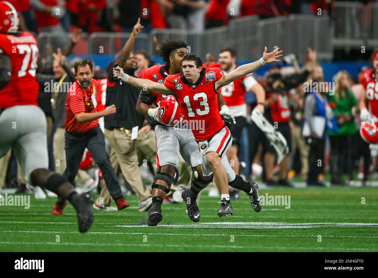 ATLANTA, GA – DECEMBER 31: Georgia quarterback Stetson Bennett (13 ...
