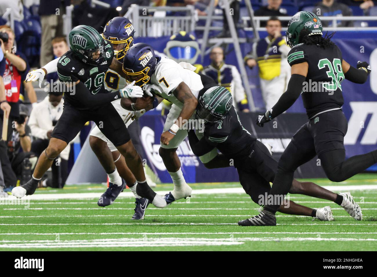 DETROIT, MI - DECEMBER 03: Toledo Rockets quarterback Dequan Finn (7 ...