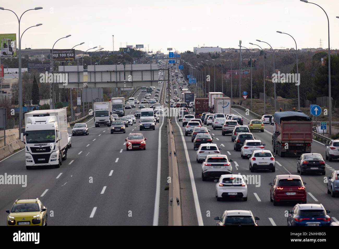 Traffic at Km 17 of the A4 highway in the second phase of the DGT's ...