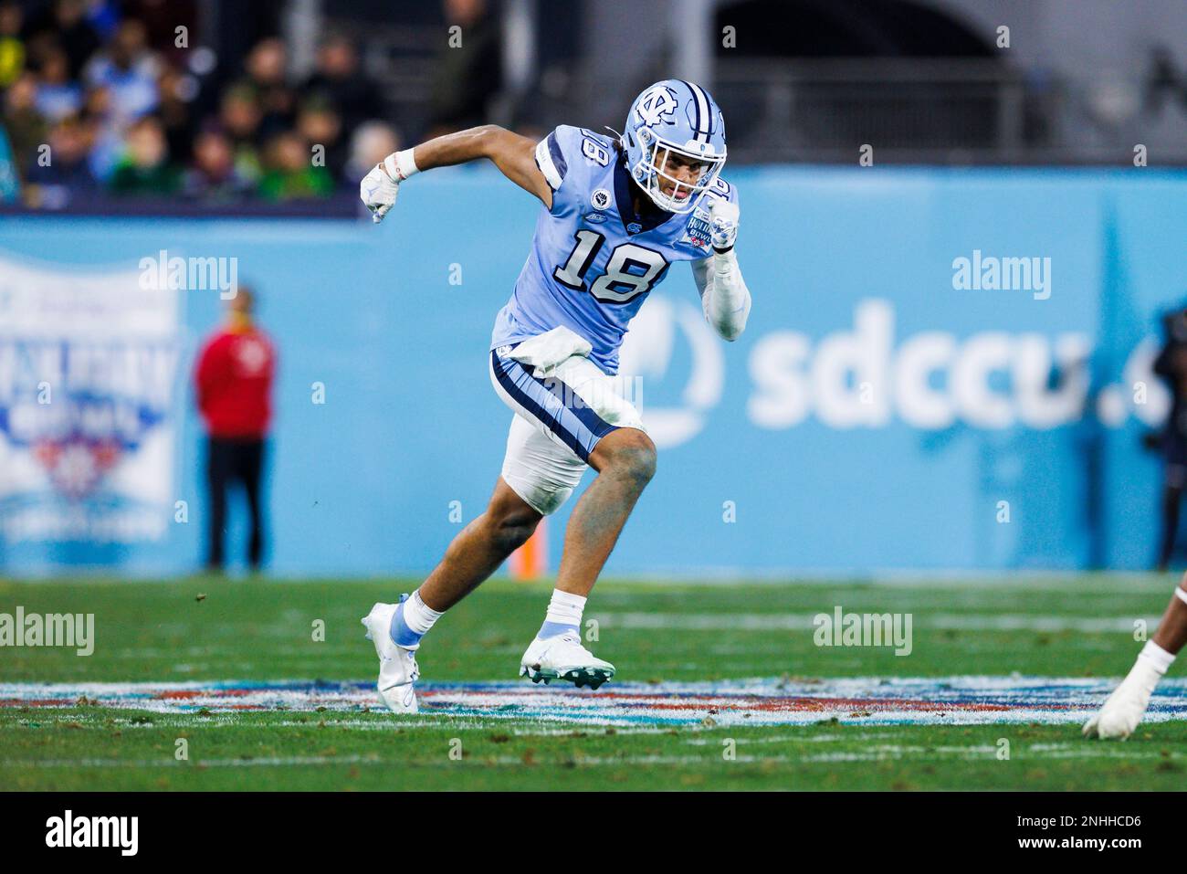 North Carolina tight end Bryson Nesbit (18) runs a route during the ...
