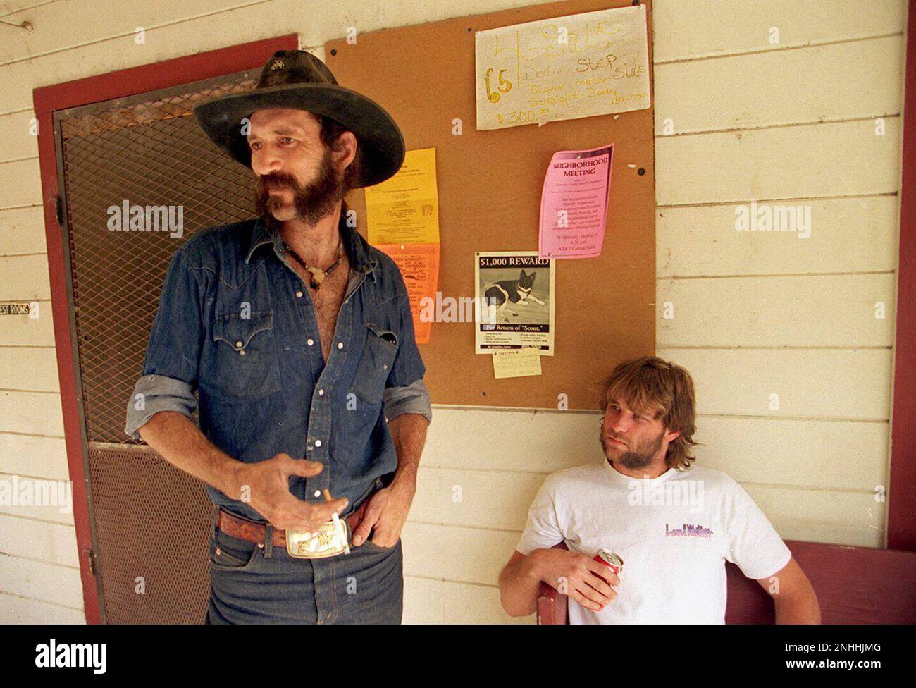 DAM 2/C/24OCT95/MN/MACOR Local residents, Jim Lafitte, left and Scott ...
