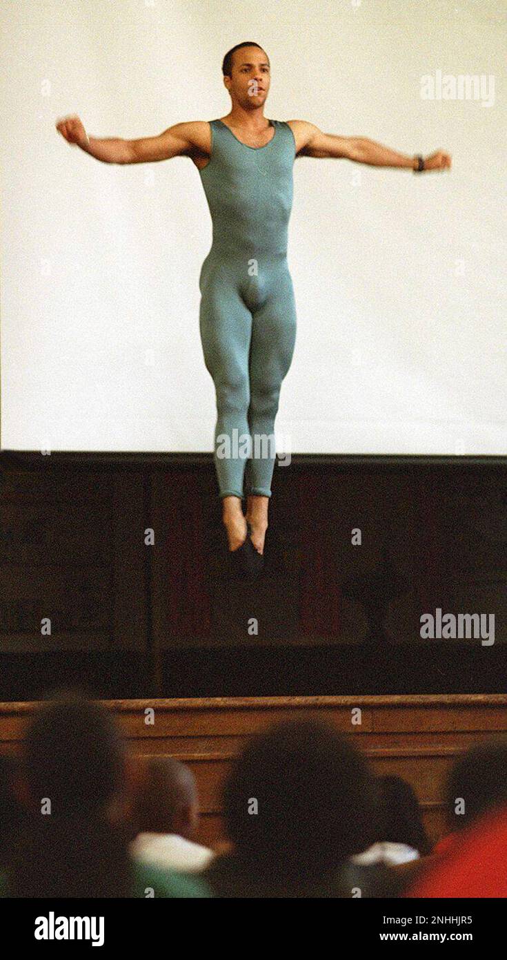 BALLET 2/C/13FEB96/MN/MACOR The Dance Theater of Harlem visits Cole ...