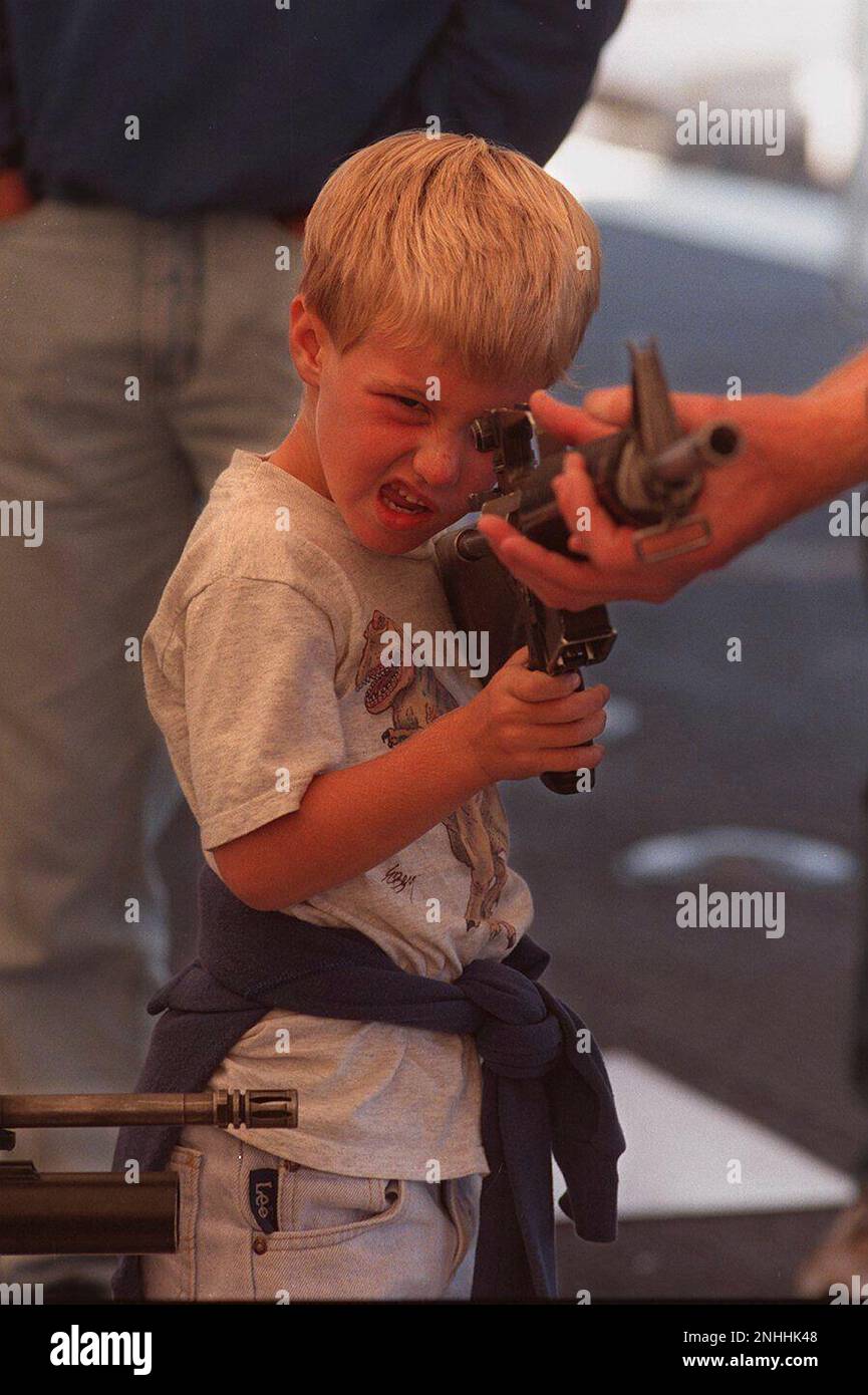 FLEET/C/08OCT95/MN/MACOR Fleet Week arrives in San Francisco. 5 year ...