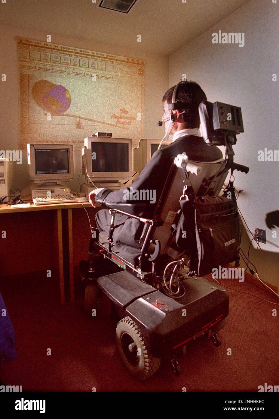 COMPUTERS 1/C/30NOV95/PZ/MACOR Stanford University unveils new voice ...