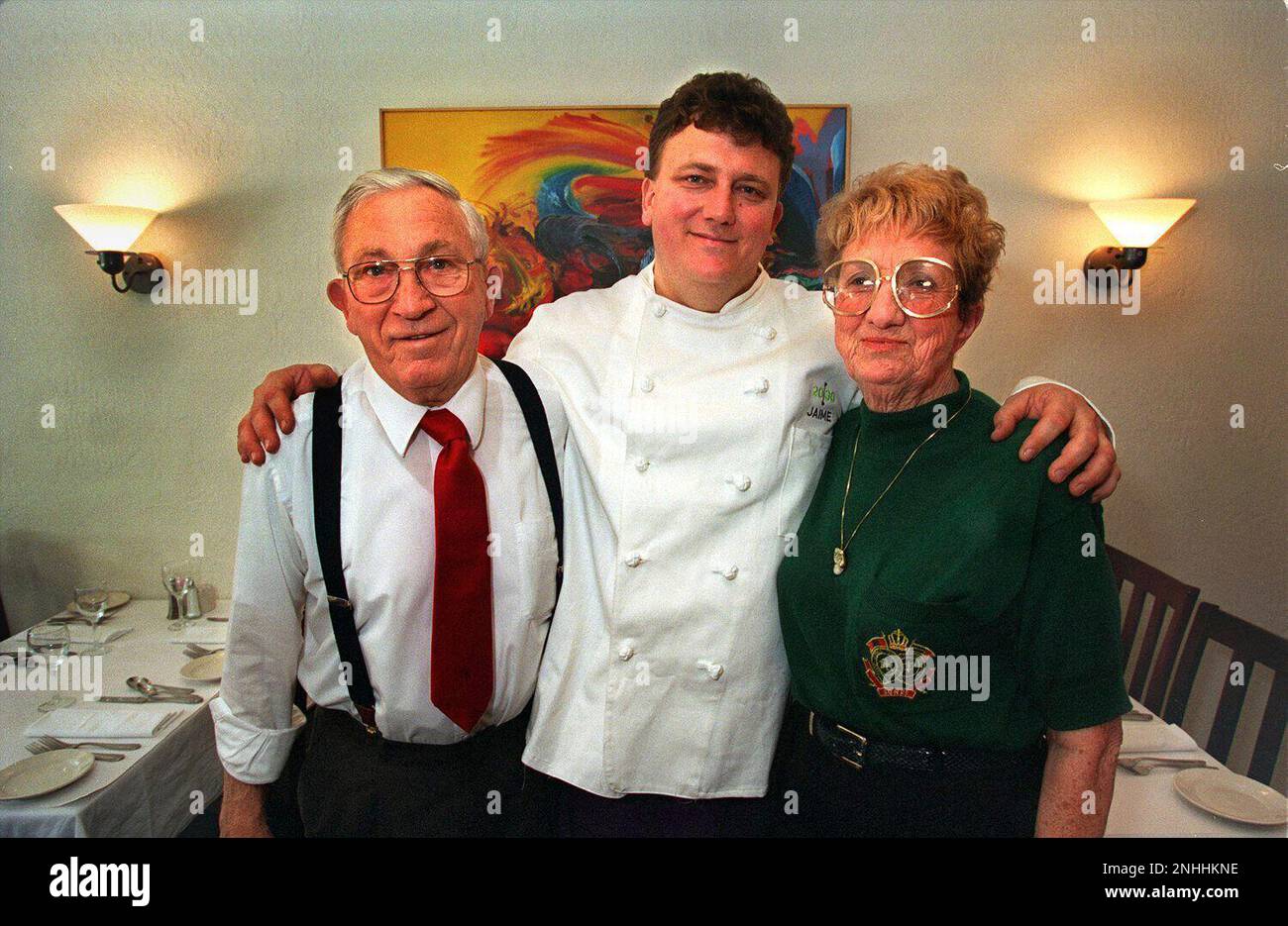 CHEF JAIME CARPENTER WITH HIS PARENTS ERNIE AND BARBARA CARPENTER ...