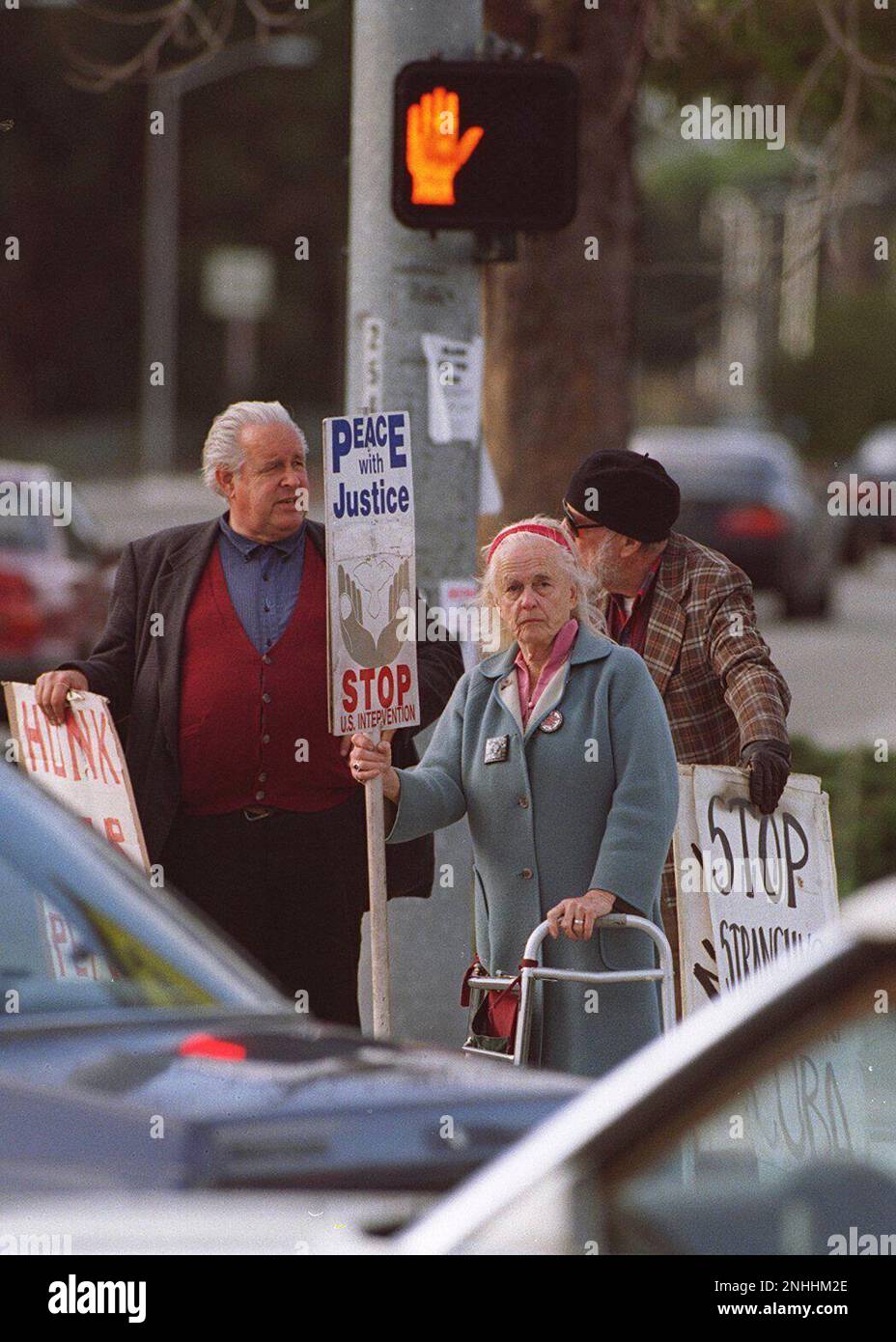 PATCHEN/C/20FEB96/PZ/MACOR Miriam Patchen protests for peace on the ...