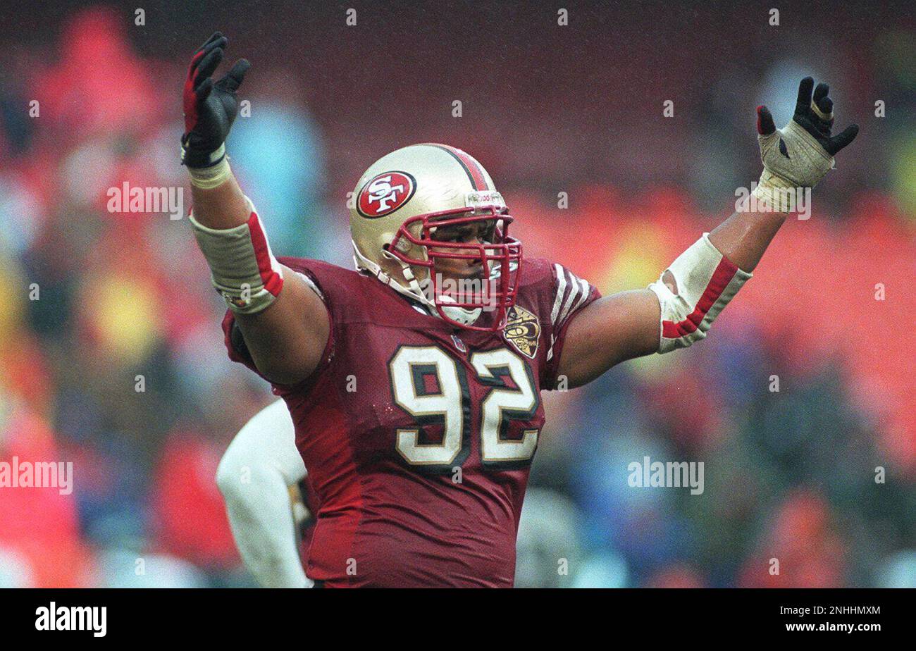 49ERS BARKER/C/29DEC96/SP/MACOR 49er Defensive end Roy Barker late in ...