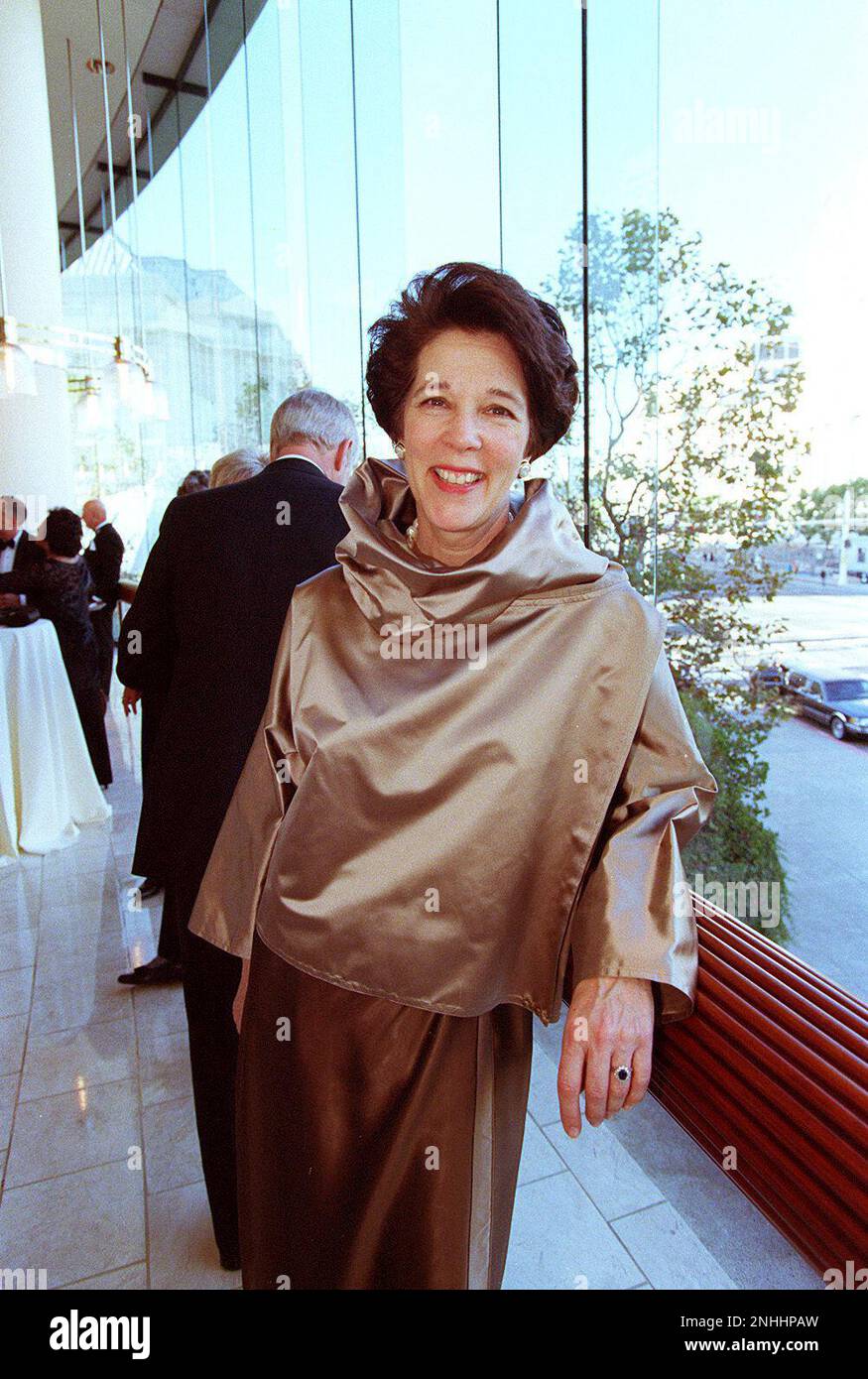 SYMPHONY5/C/03SEP97/DD/MM - Nancy Jarvis wore a Taupe Zoron ensemble to ...