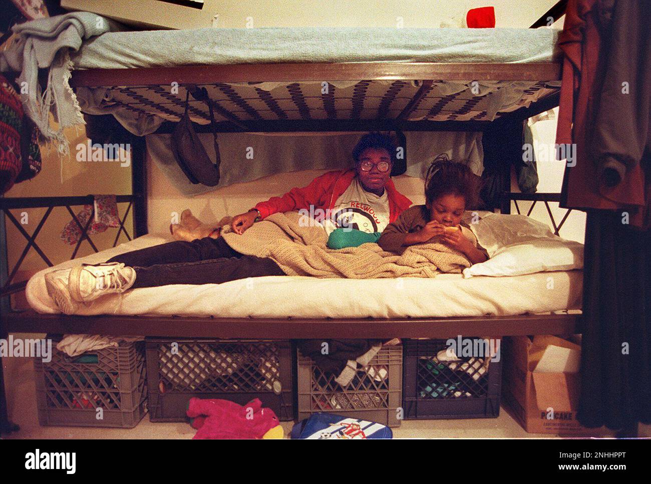 CHRONICLE 12/28/93 // ELIZABETH WASHINGTON AND HER DAUGHTER SANDY IN ...