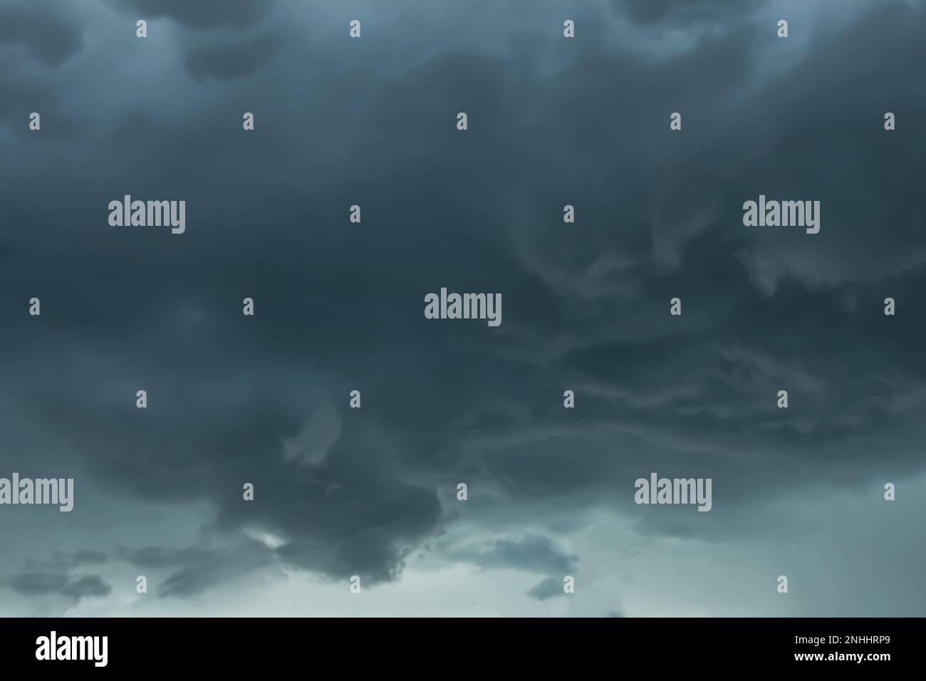 Beautiful ominous thunder clouds hi-res stock photography and images ...