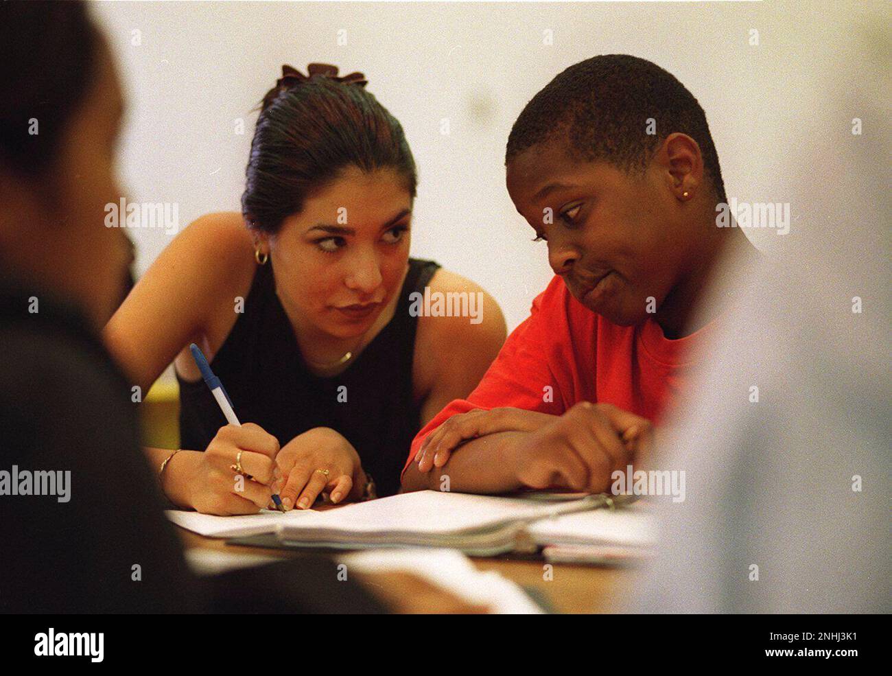 WAVES 1/C/07MAY97/MN/MACOR Eight years ago millionaire John Scully ...