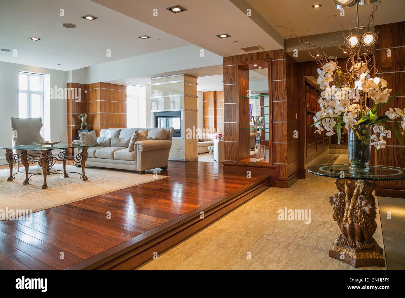 Chinese condo hi-res stock photography and images - Alamy