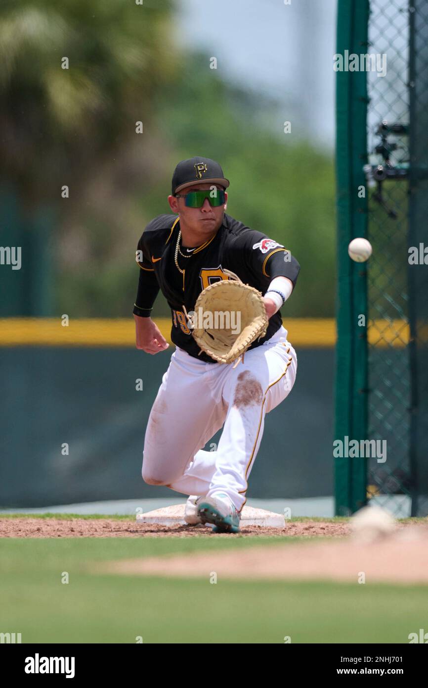 FCL Pirates first baseman Omar Alfonzo (79) stretches for a throw ...