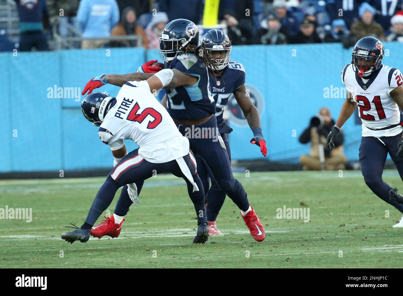 NASHVILLE, TN - DECEMBER 24: Tennessee Titans running back Derrick ...