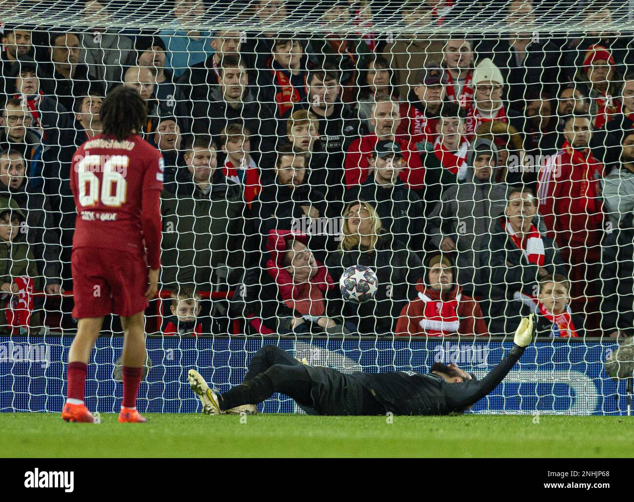 Alisson becker goal hi-res stock photography and images - Alamy