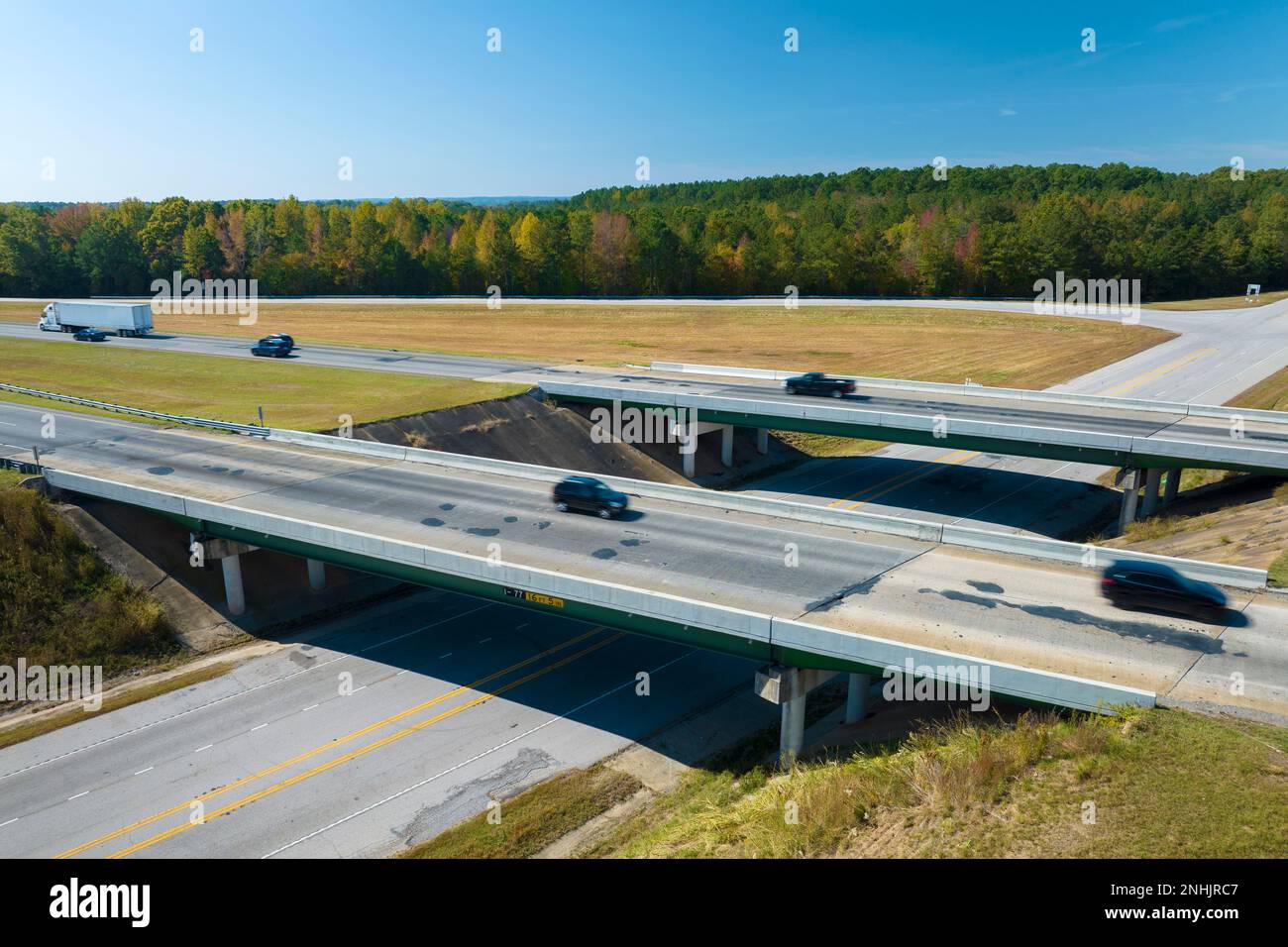 Overpass bridge road highway ramp exit hi-res stock photography and ...