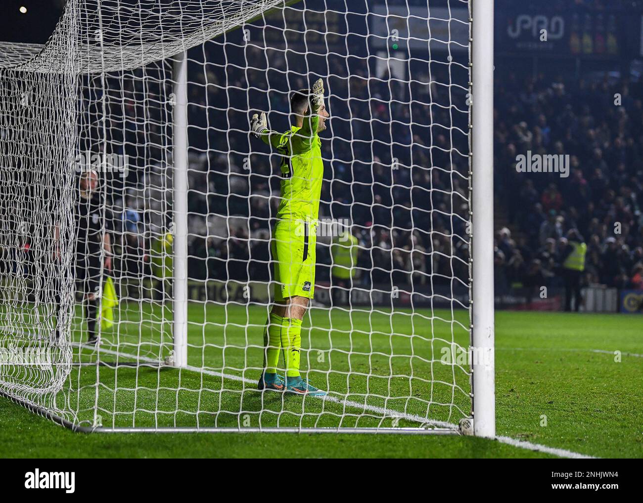 Goalkeeper callum burton hi-res stock photography and images - Alamy