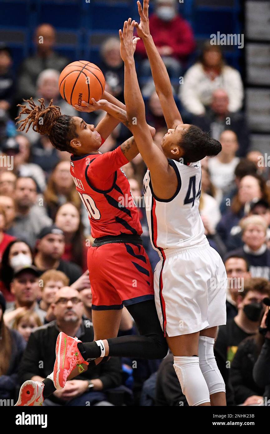 St. John's Kadaja Bailey (30) shoots over UConn's Aubrey Griffin (44 ...