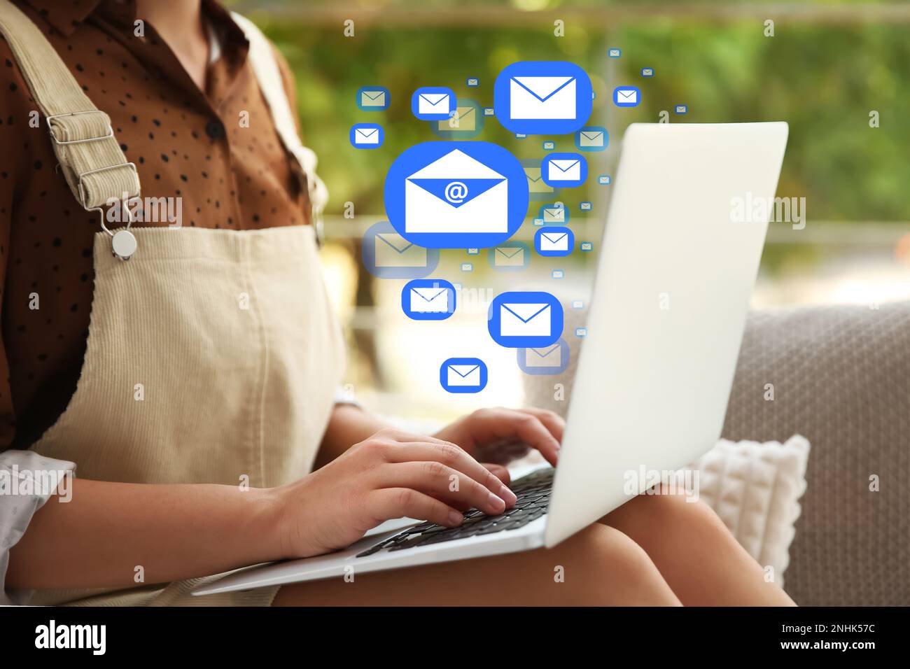 Sending mail home hi-res stock photography and images - Alamy