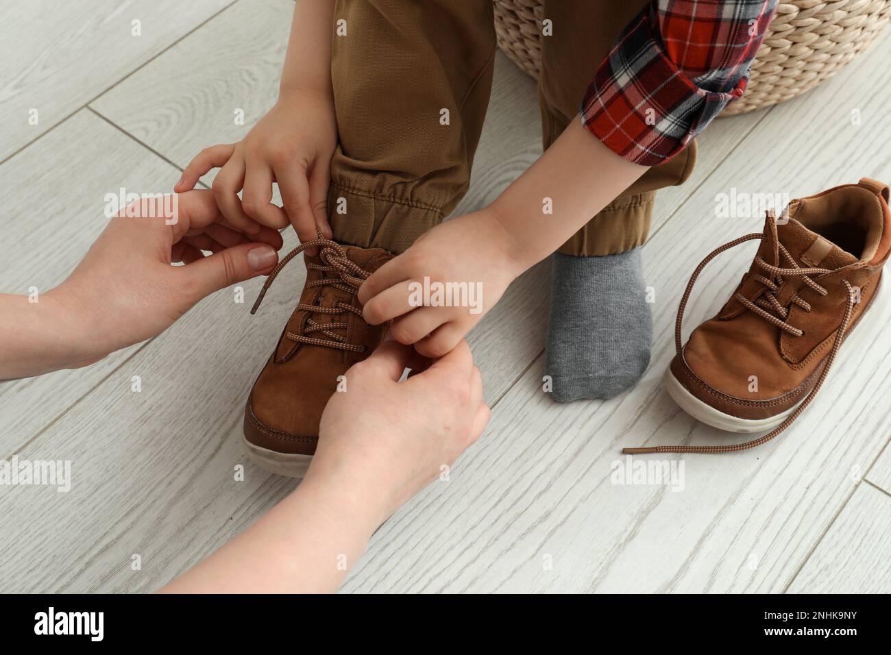 How to tie shoe laces hi-res stock photography and images - Alamy