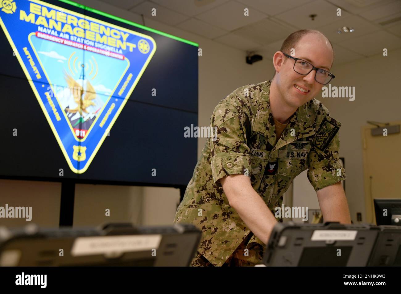 Tracking spotlight hi-res stock photography and images - Alamy