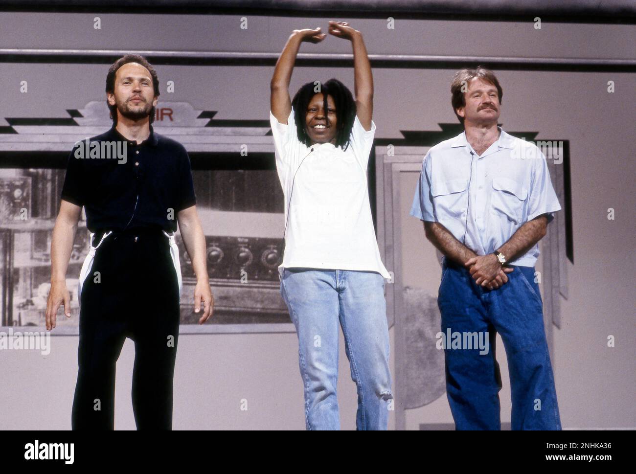 Robin williams whoopi goldberg billy hi-res stock photography and ...