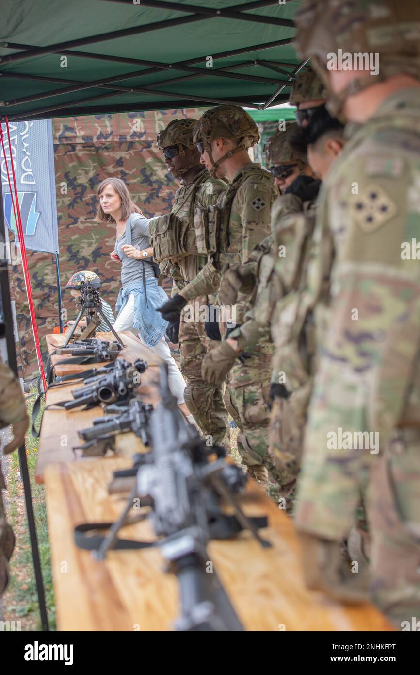 A U.S. Army squad, with 3rd Battalion, 29th Field Artillery, 3rd ...