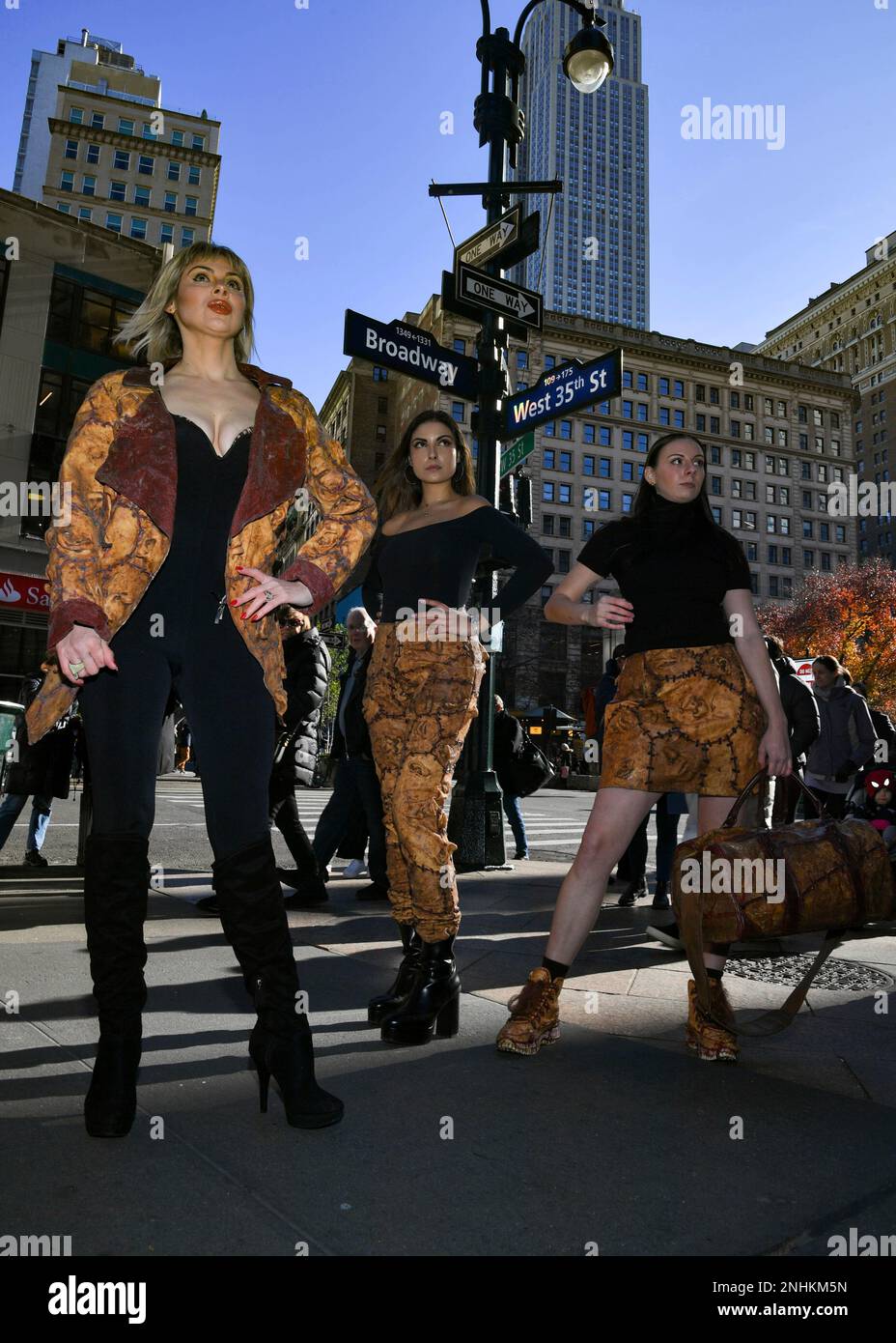 Photo by: NDZ/STAR MAX/IPx 2022 12/14/22 PETA members wear clothing ...