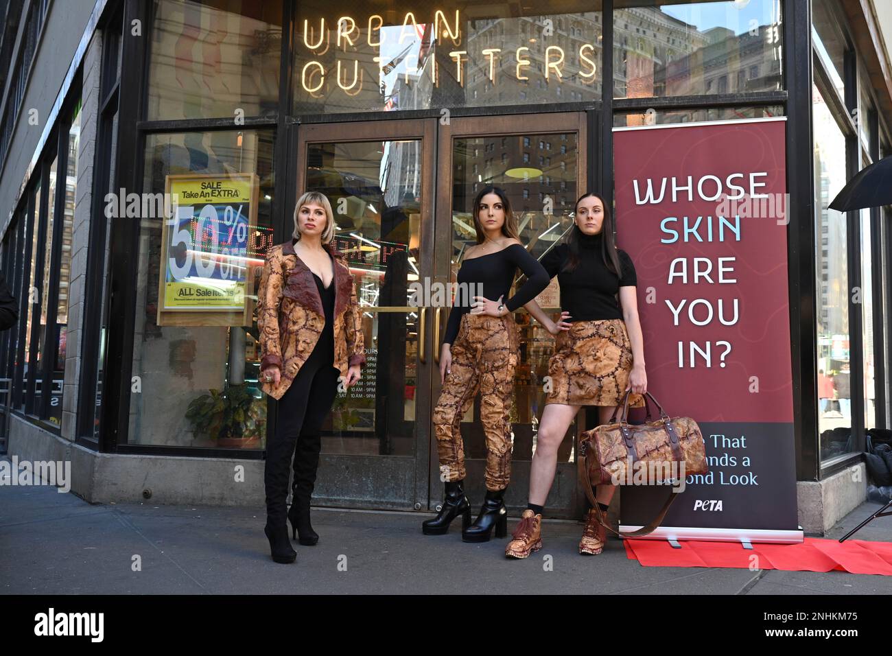 Photo by: NDZ/STAR MAX/IPx 2022 12/14/22 PETA members wear clothing ...