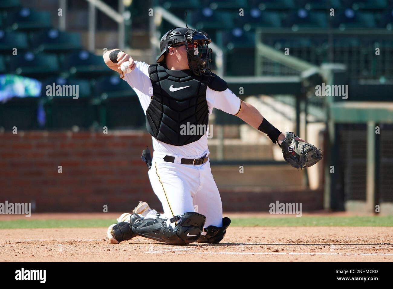 Henry Davis (34) (Pittsburgh Pirates) of the Surprise Saguaros during ...