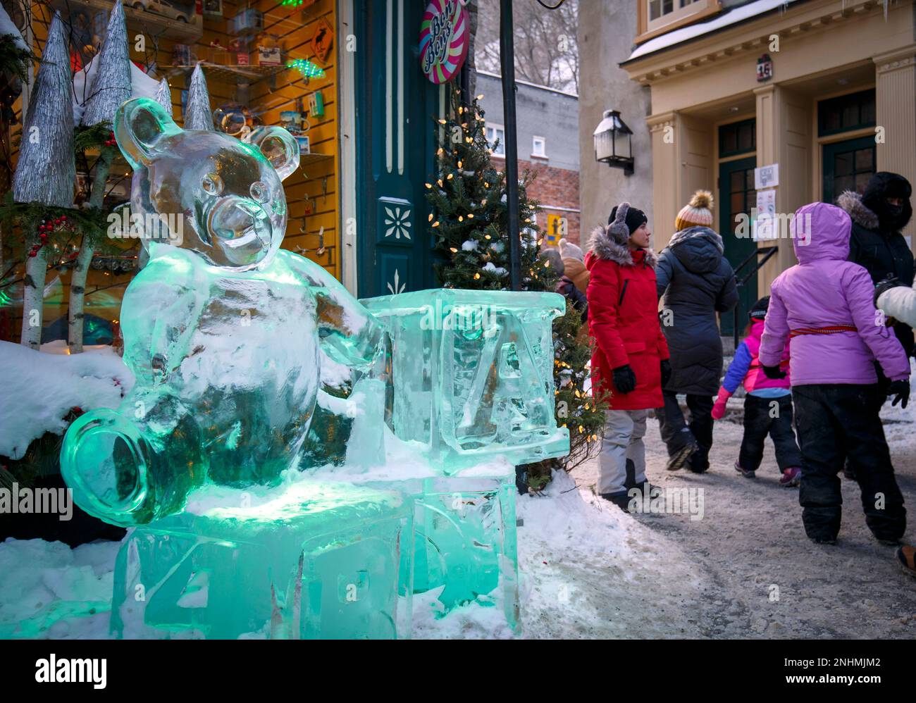 Quebec, Canada : Vertical view of illuminated ice sculpture the winter ...