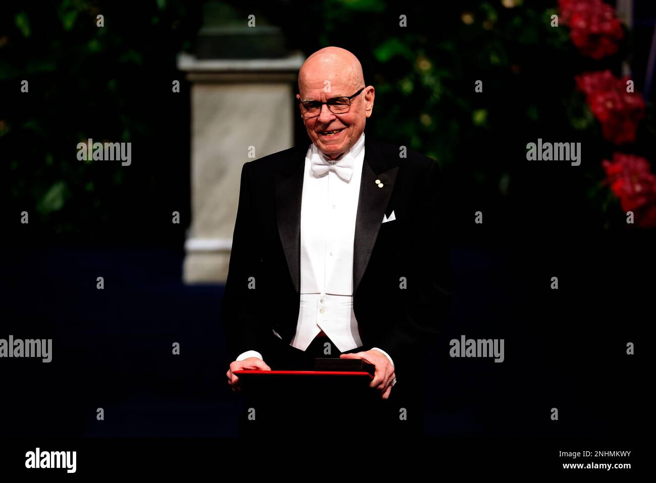 Professor K. Barry Sharpless receives the 2022 Nobel Prize in chemistry ...