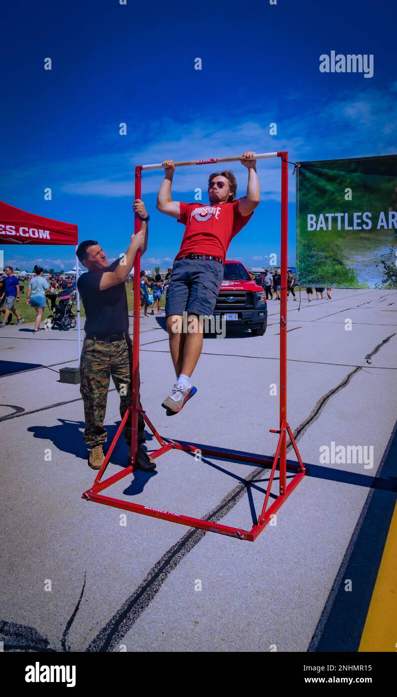 Sgt. Timothy L. Hayes, a Marine recruiter with Recruiting Station ...