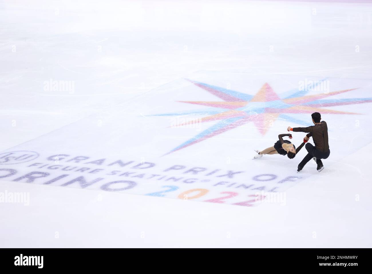 Emily SHAN and Spencer Akira HOWE of United States perform during pairs ...