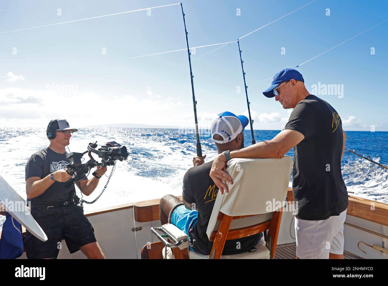 MAUI, HI - NOVEMBER 20: ESPN announcers Jay Bilas and Daymeon Fishback ...