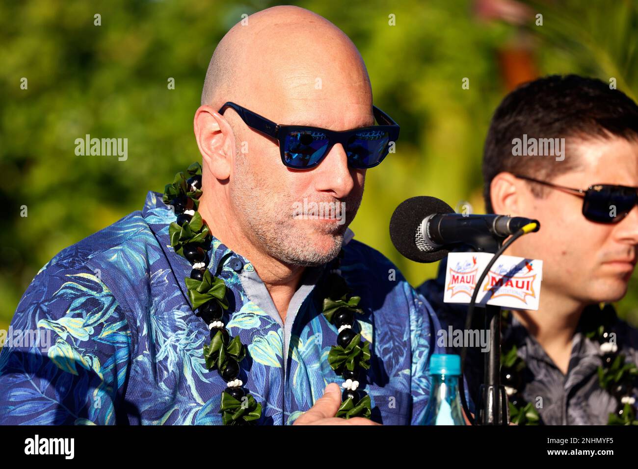MAUI, HI - NOVEMBER 20: ESPN announcer Dan Shulman moderates a press ...