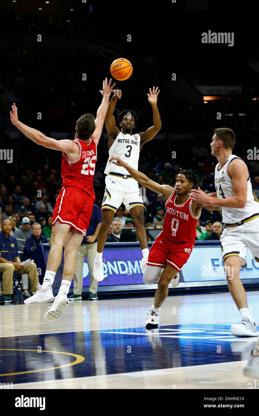 SOUTH BEND, IN - DECEMBER 07: Notre Dame Fighting Irish guard Trey ...