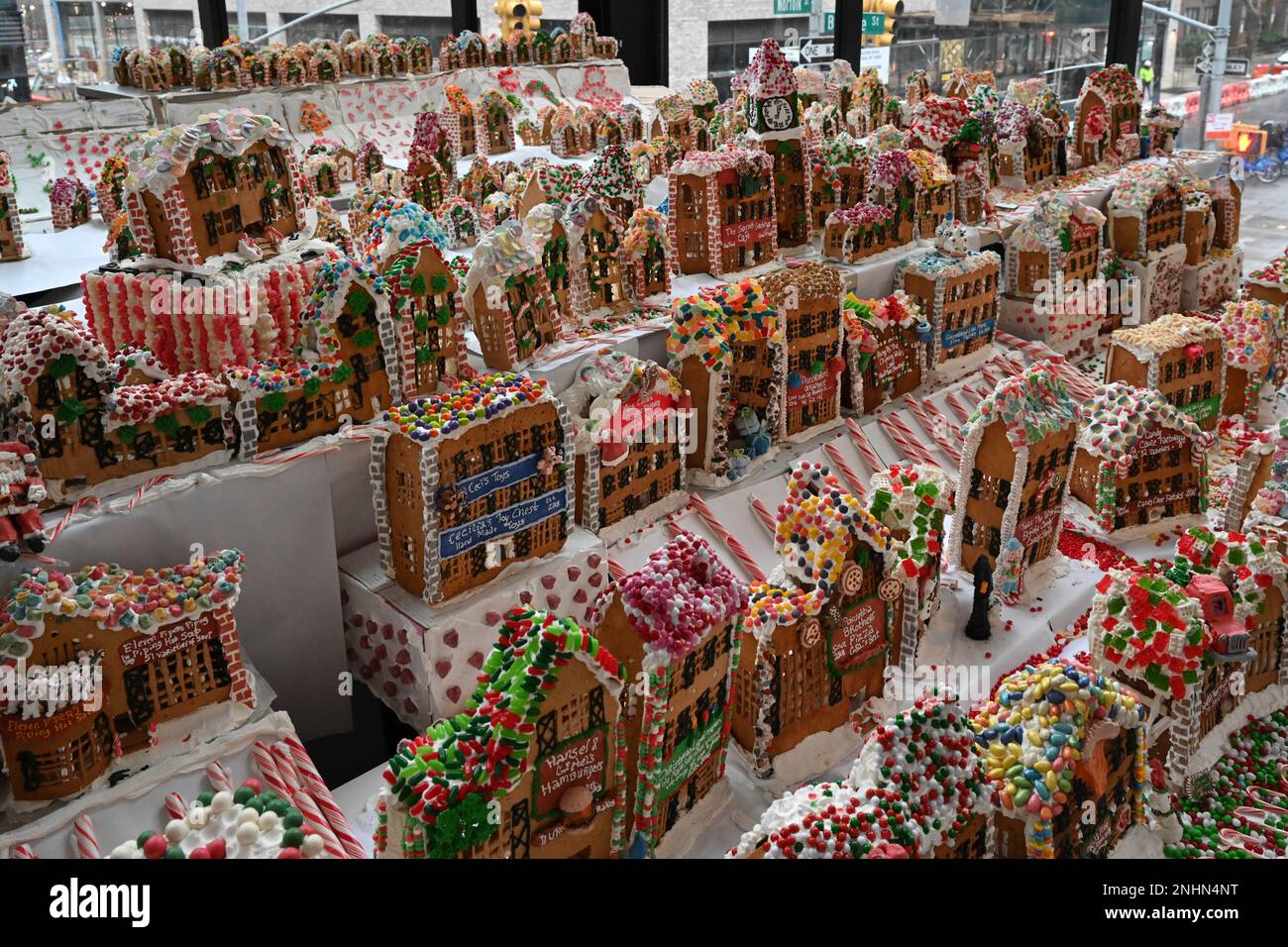 Photo by: NDZ/STAR MAX/IPx 2022 12/6/22 Gingerbread Lane, the world's ...