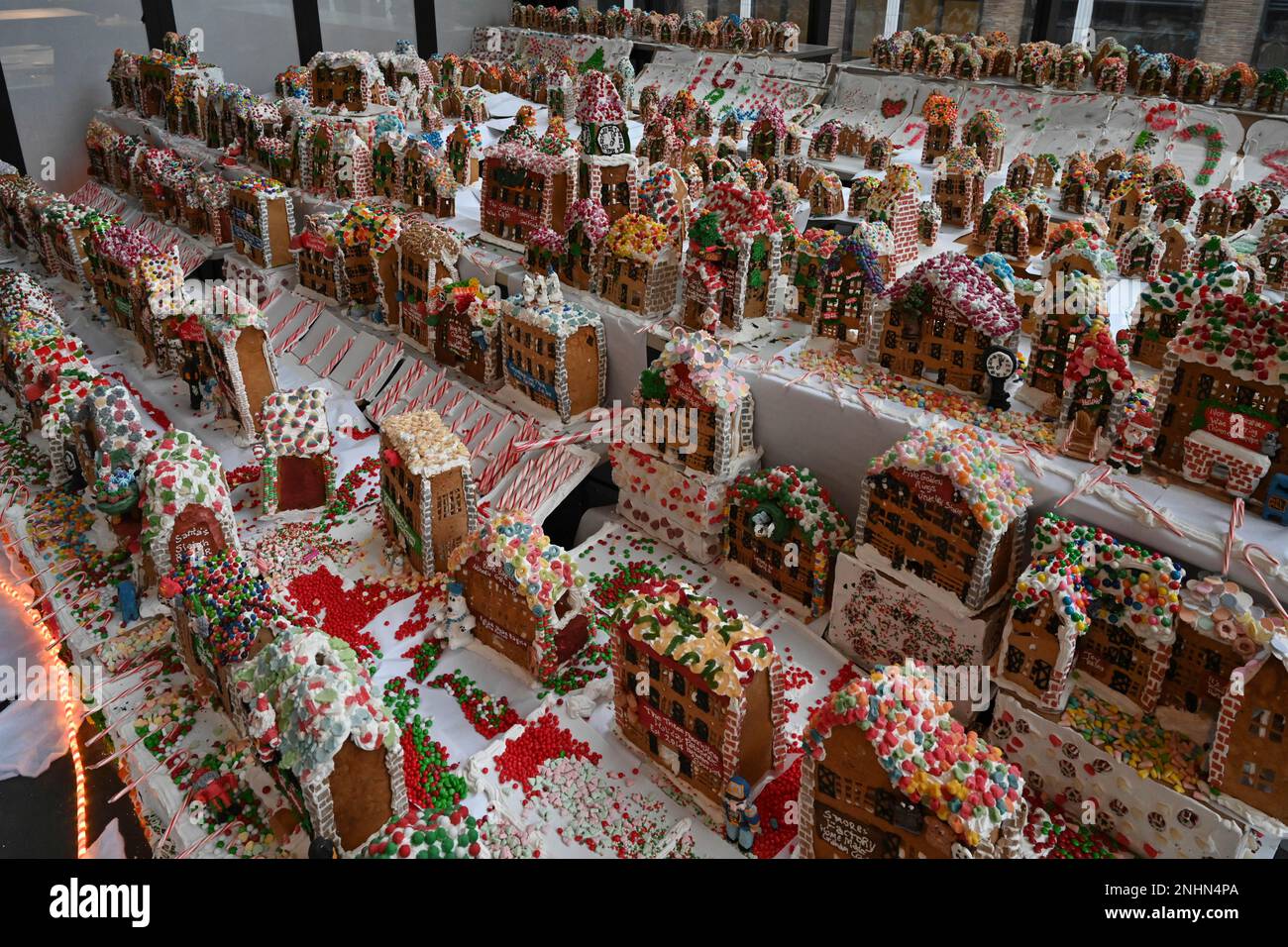 Photo by: NDZ/STAR MAX/IPx 2022 12/6/22 Gingerbread Lane, the world's ...
