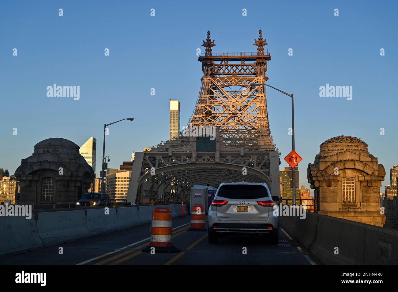 Photo by: NDZ/STAR MAX/IPx 2022 12/4/22 Vehicles drive on the upper level of the Ed Koch ...