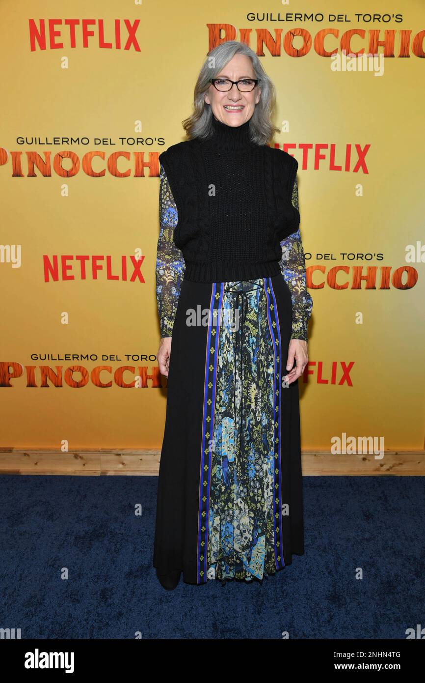 Photo by: NDZ/STAR MAX/IPx 2022 12/6/22 Lisa Henson at the premiere of ...