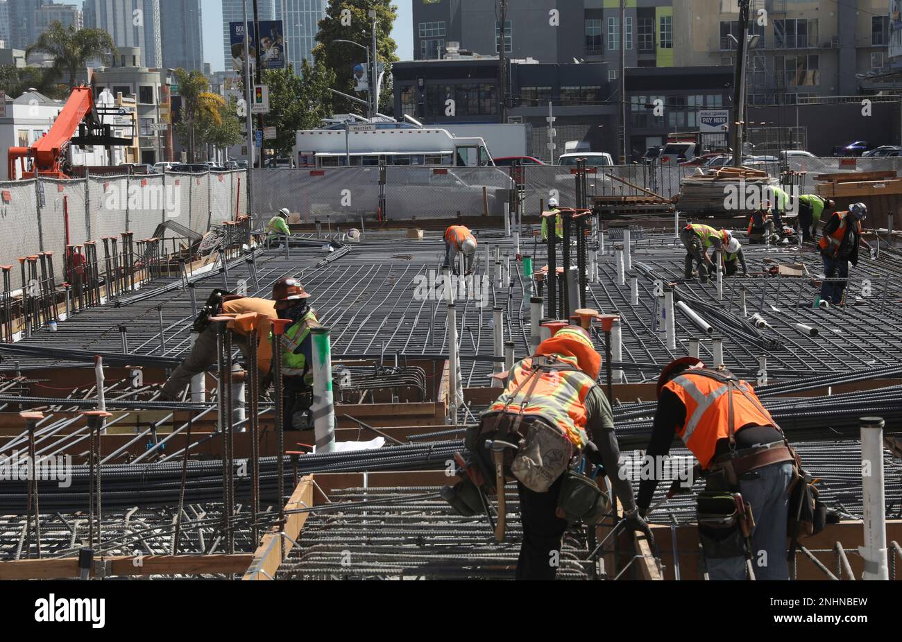 Modular affordable housing project at 833 Bryant St. seen being built ...
