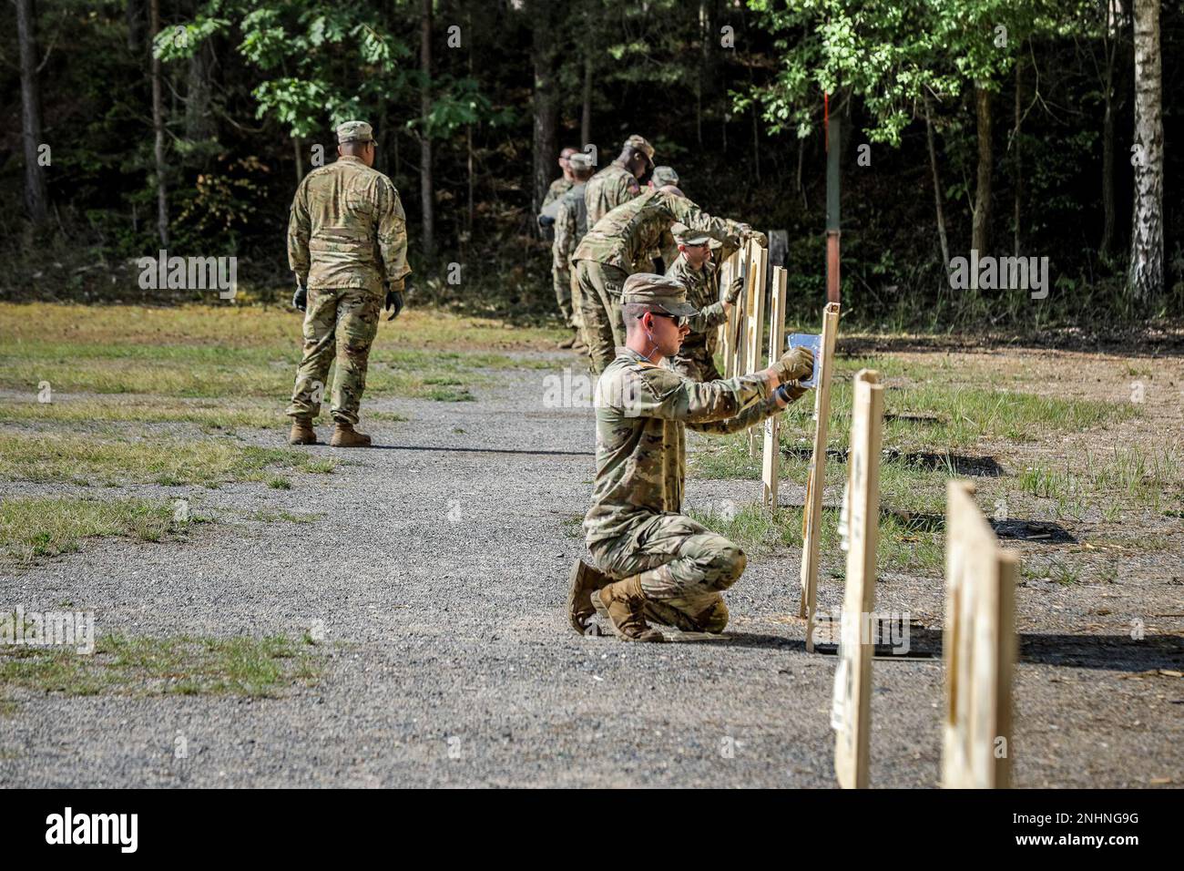 U.S. Army Reserve Officer Training Corps Cadet 2nd. Lt. Kevin Wahl sets ...