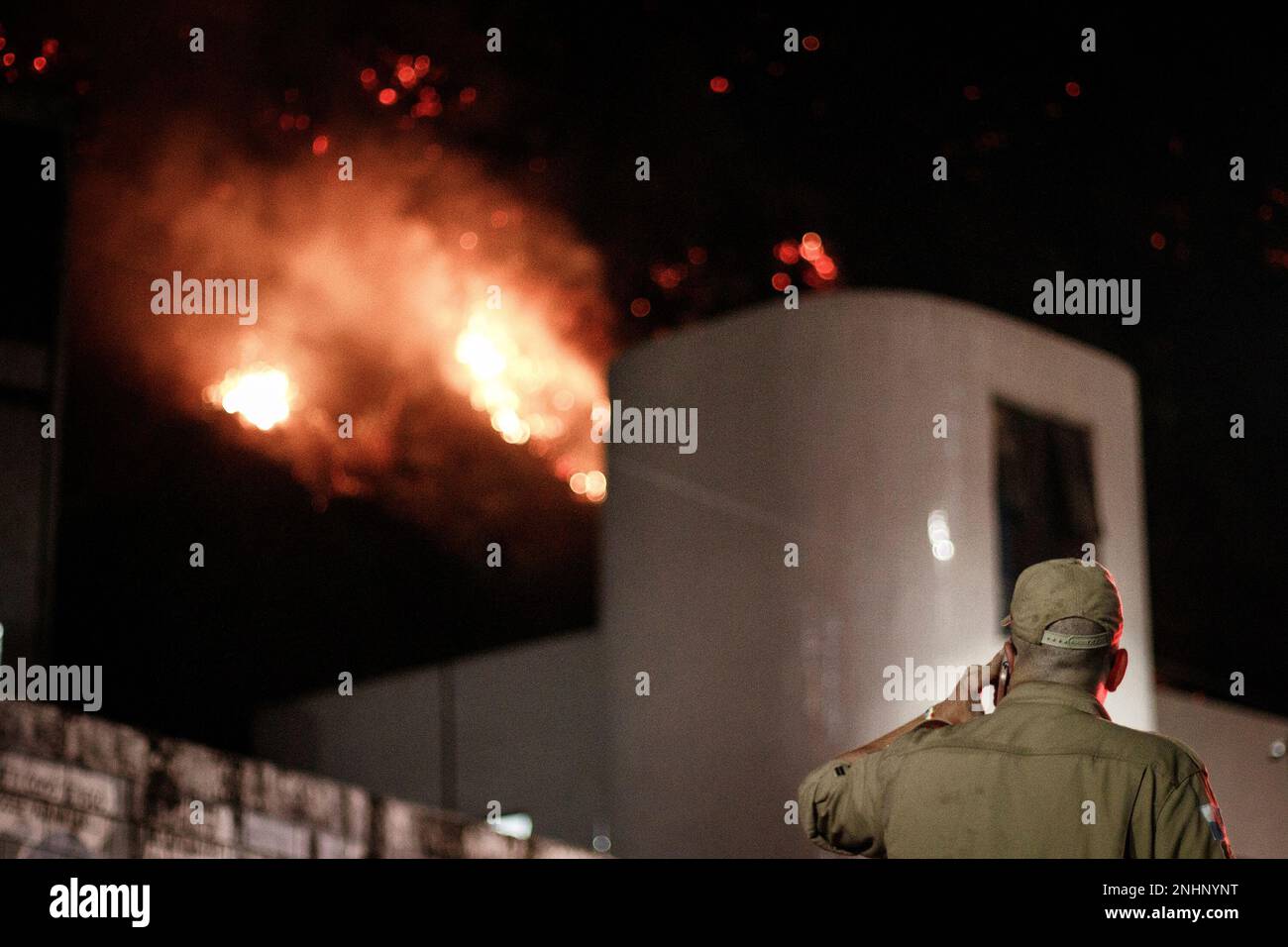 RJ - Rio de Janeiro - 12/02/2022 - RIO, FIRE AT MORRO DOS CABRITOS - A ...
